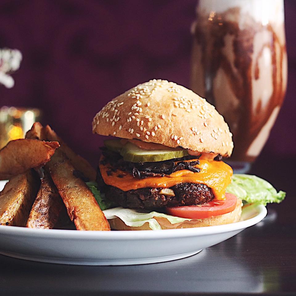 Modern Love: Dinner Destination | Paddock Post